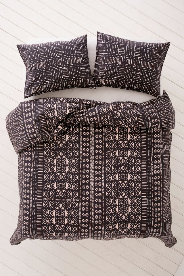 Cleo Geo Duvet Cover | Urban Outfitters