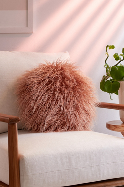 Willow Faux Fur Round Pillow | Urban Outfitters