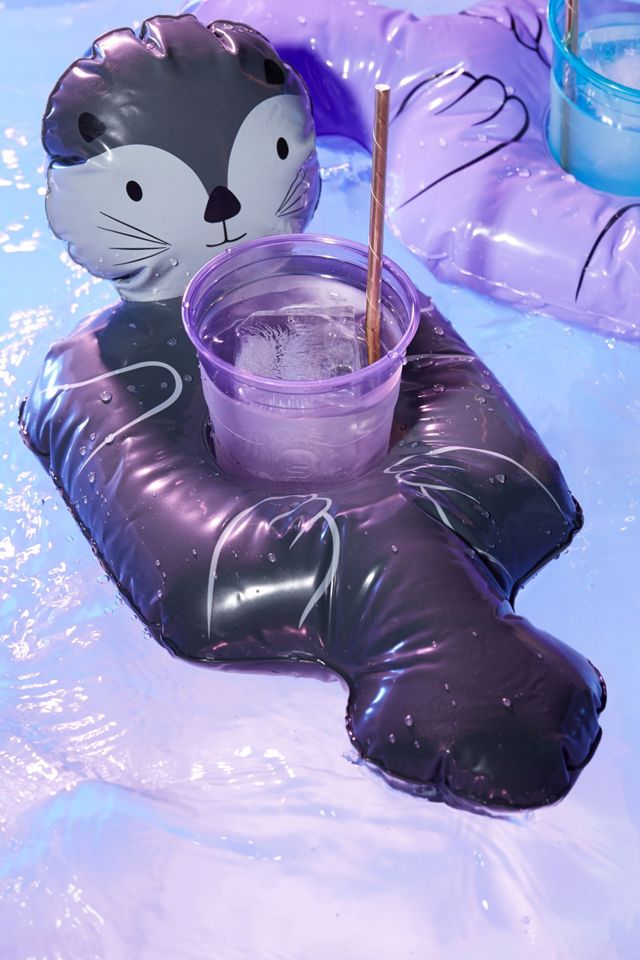 Otter Cup Holder Pool Float Set | Urban Outfitters Canada