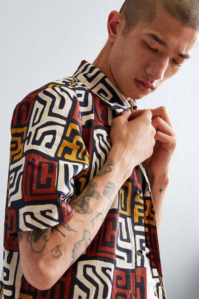 Mojo Kojo Maz Print Short Sleeve Button-Down Shirt | Urban Outfitters