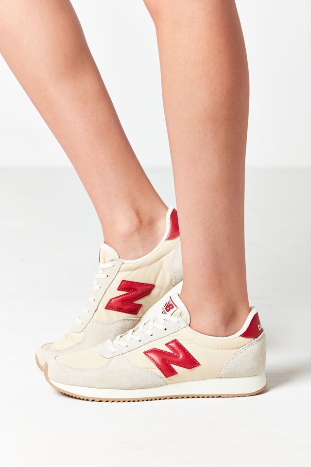 New Balance 220 Sneaker | Urban Outfitters