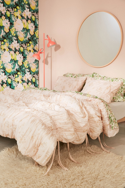 Rita Floral Ruffle Comforter | Urban Outfitters Canada