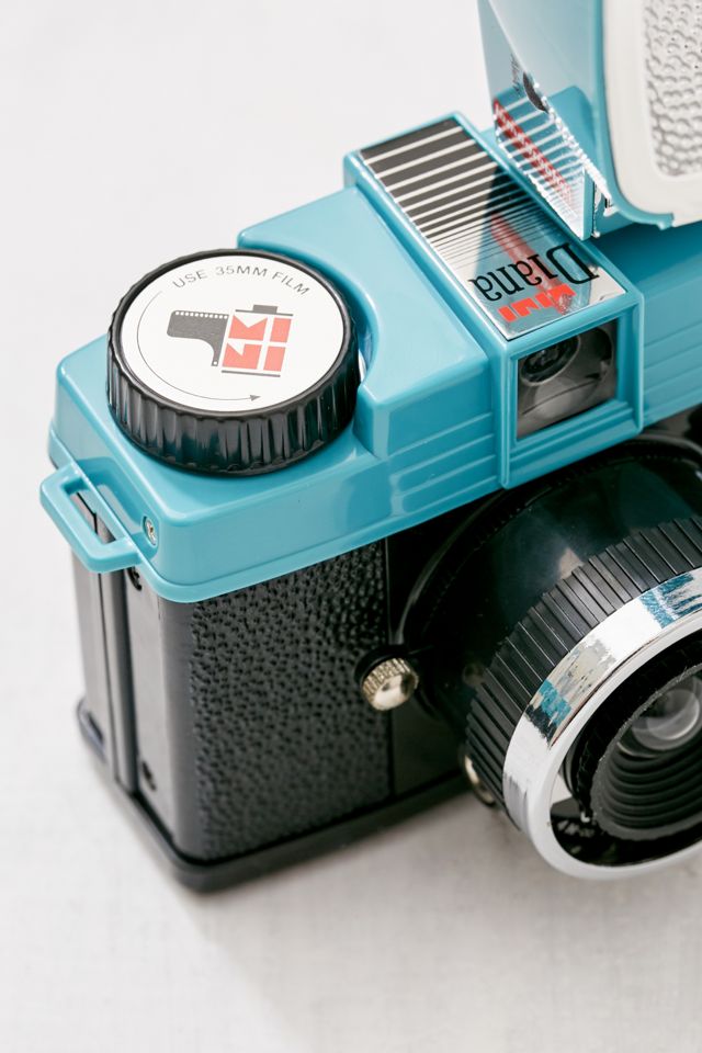 Lomography Diana Mini F+ 35 mm Film Camera Set | Urban Outfitters Canada