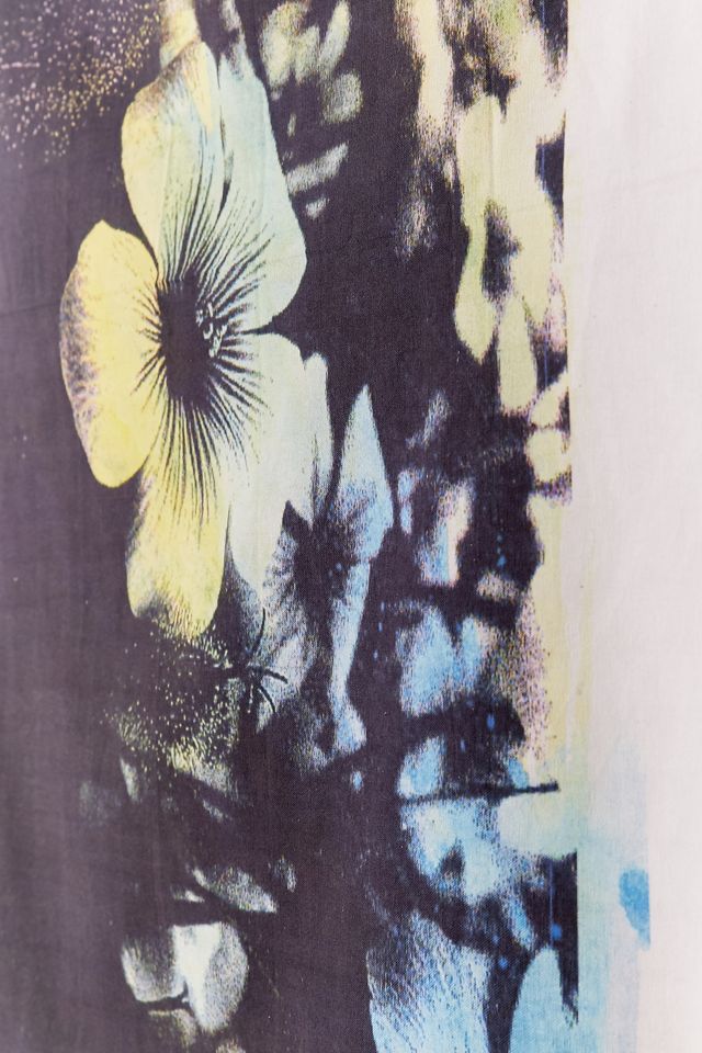 Offset Floral Tapestry | Urban Outfitters Canada
