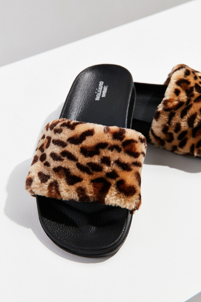 UO Furry Slide | Urban Outfitters