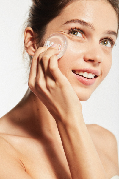 Milk Makeup Dab + Blend Applicator | Urban Outfitters