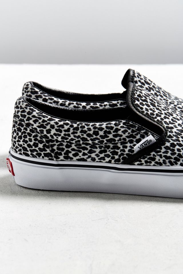Vans Classic Slip-On Leopard Sneaker | Urban Outfitters