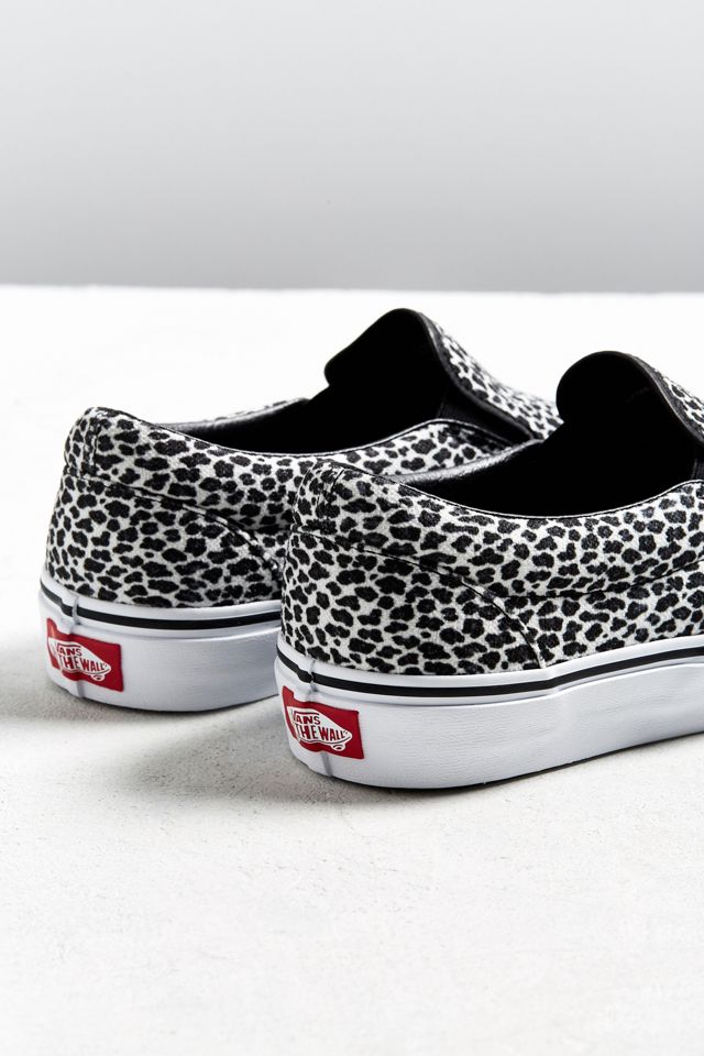 Vans Classic Slip-On Leopard Sneaker | Urban Outfitters