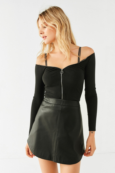 UO Zip Around Town Off-The-Shoulder Top | Urban Outfitters Canada