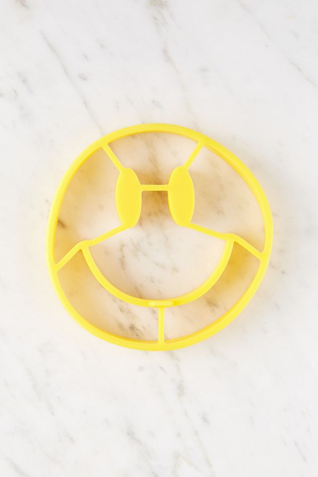 Smiley Pancake + Egg Mold | Urban Outfitters