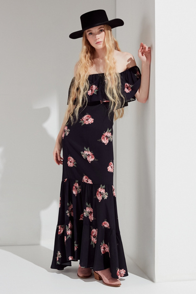 roe + may Gemma Off-The Shoulder Maxi Dress | Urban Outfitters