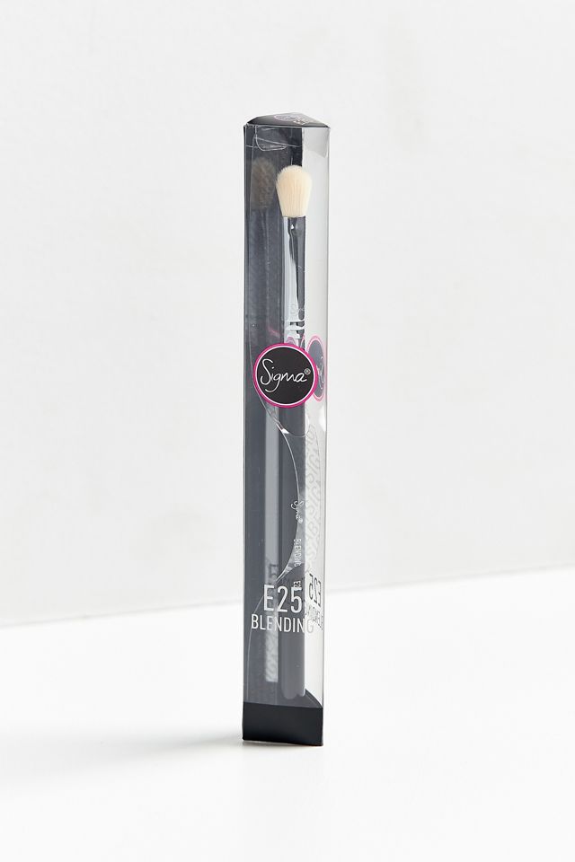 Sigma Beauty E25 Blending Brush | Urban Outfitters
