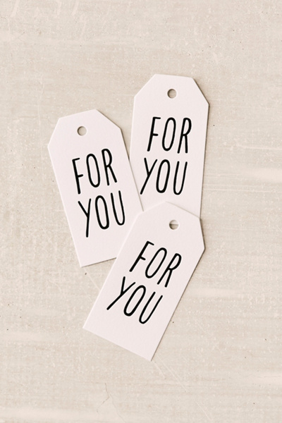 ASHKAHN For You Gift Tag Set | Urban Outfitters