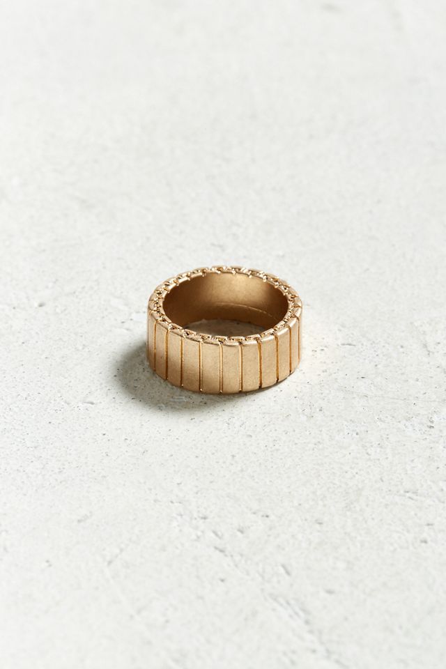 Segment Ring | Urban Outfitters Canada