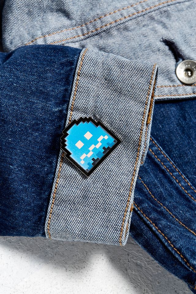 PAC-MAN Lenticular Ghost Pin | Urban Outfitters