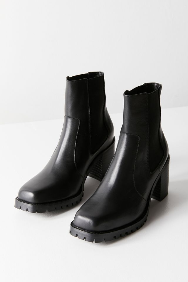Beth Square Toe Chelsea Boot | Urban Outfitters