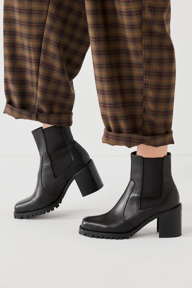 Beth Square Toe Chelsea Boot | Urban Outfitters