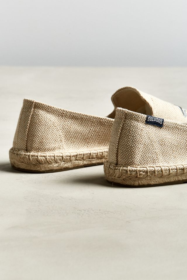 Soludos Scuba Shark Smoking Slipper | Urban Outfitters