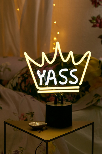 Yass Queen Neon Sign Table Lamp | Urban Outfitters Canada