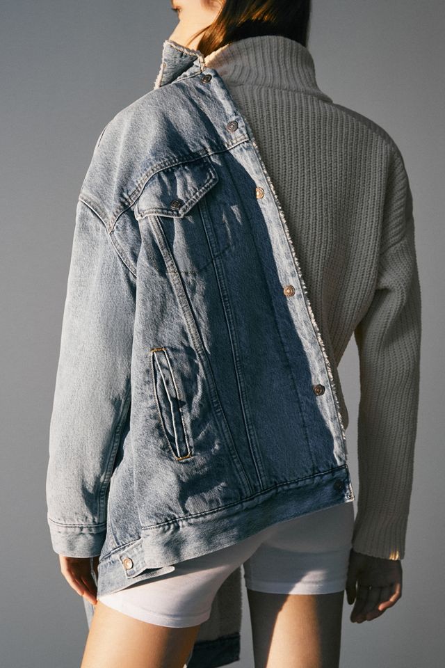 Levi’s Oversized Denim Sherpa Trucker Jacket | Urban Outfitters