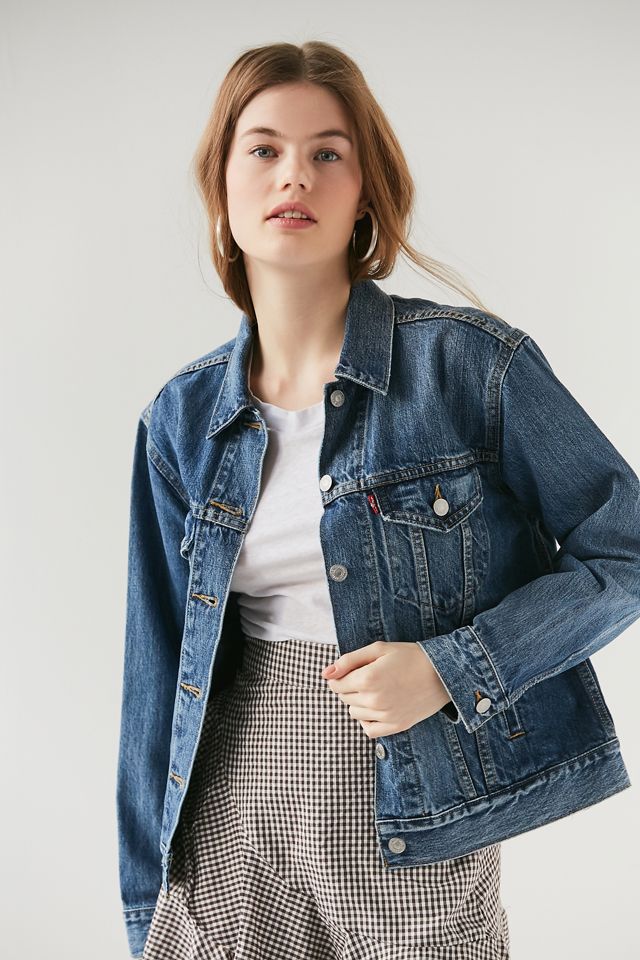 Levi’s Ex-Boyfriend Denim Trucker Jacket | Urban Outfitters