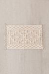 Isidora Hilo Tufted Rug | Urban Outfitters