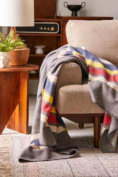 Woolrich Walnut Ridge Throw Blanket | Urban Outfitters Canada