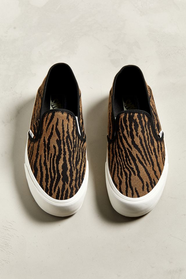Vans Slip-On SF Tiger Print Sneaker | Urban Outfitters