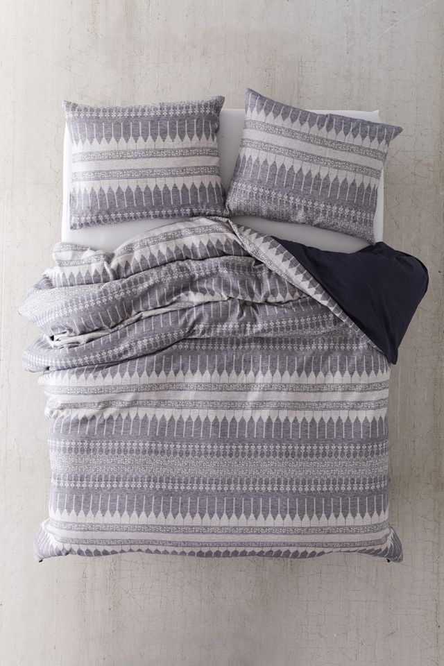 Everly Brushed Jacquard Duvet Cover | Urban Outfitters