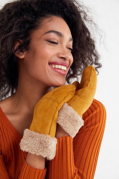 Faux Fur Trim Mitten | Urban Outfitters