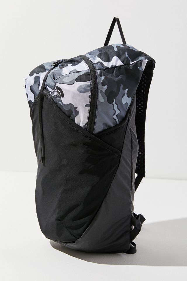 The North Face Flyweight Packable Backpack | Urban Outfitters