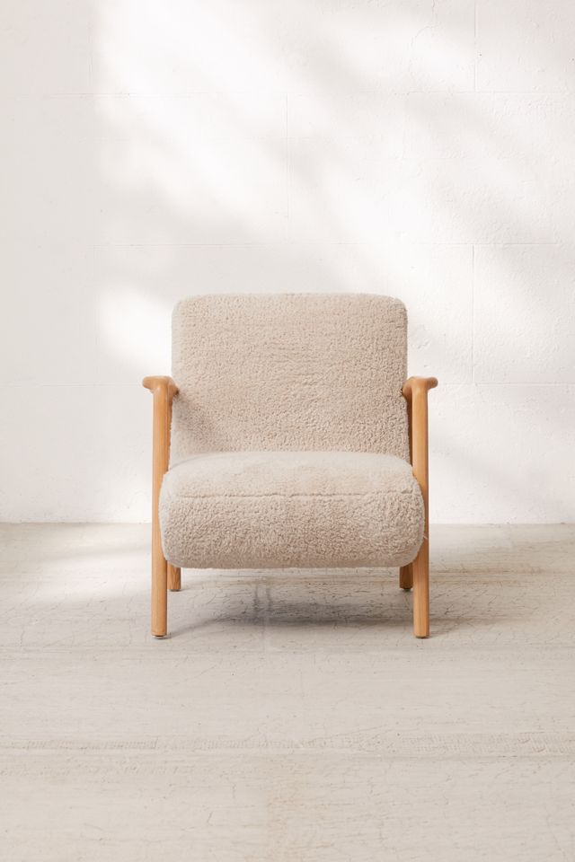 Cleo Amped Fleece Lounge Chair | Urban Outfitters