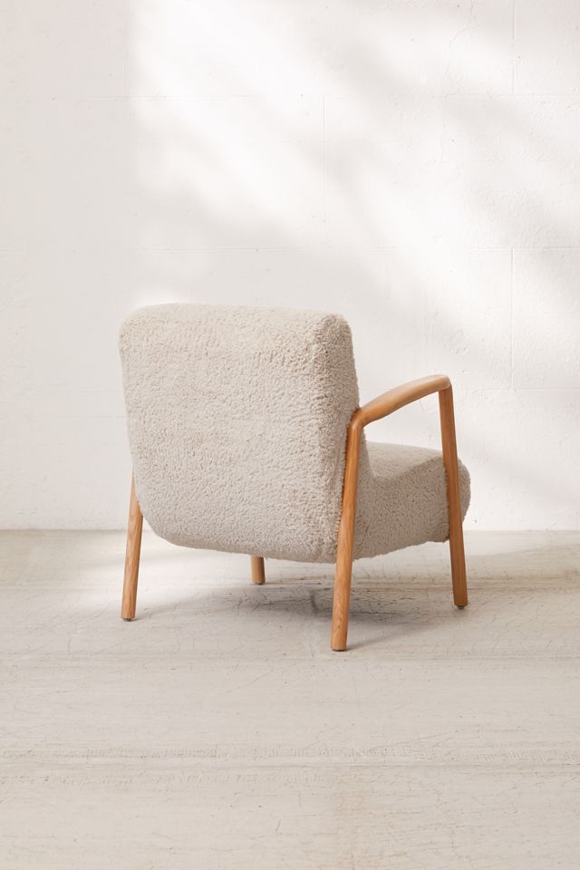 Cleo Amped Fleece Lounge Chair | Urban Outfitters