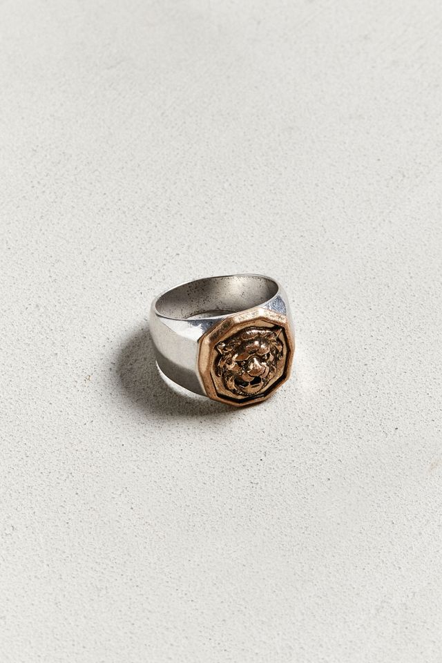 Leo Signet Ring | Urban Outfitters