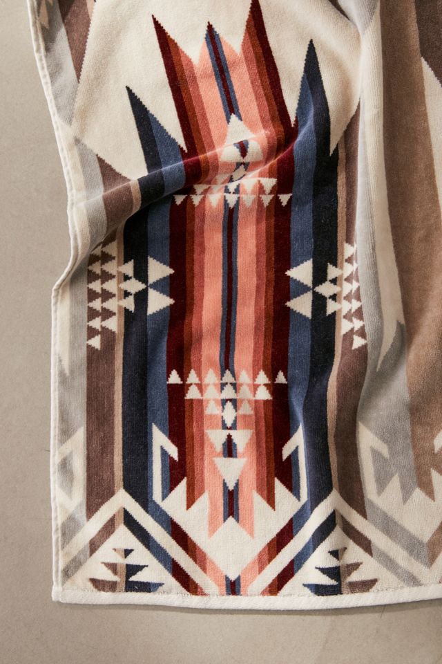 Pendleton White Sands Oversized Beach Towel | Urban Outfitters