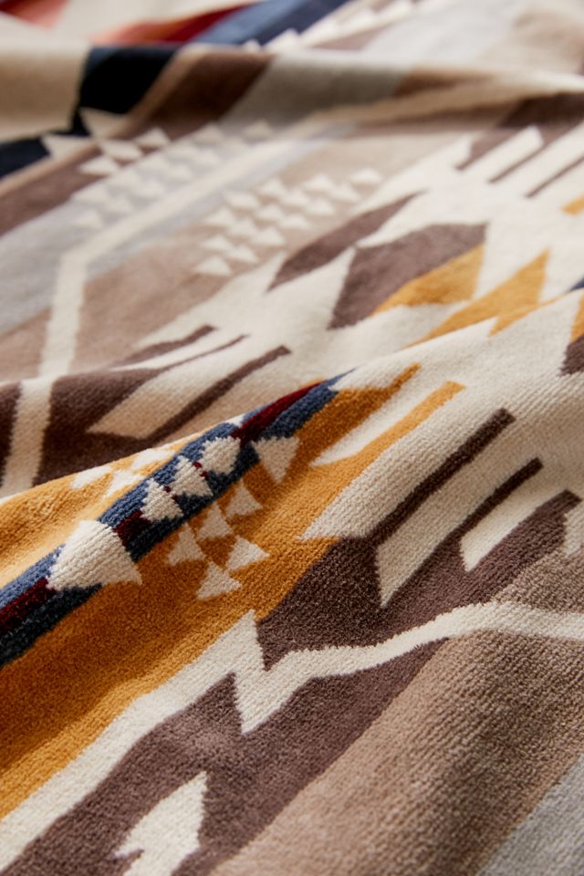 Pendleton White Sands Oversized Beach Towel | Urban Outfitters