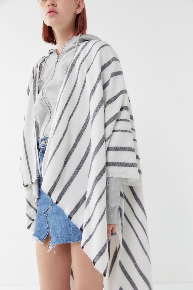 UO Brushed Woven Ruana | Urban Outfitters