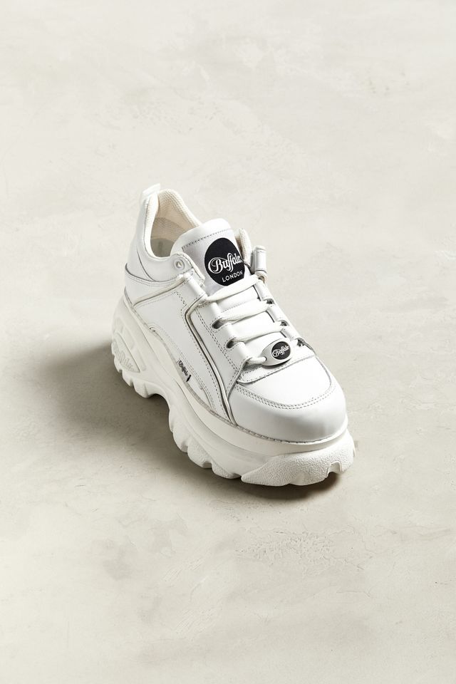 Buffalo Classic Kicks Platform Sneaker | Urban Outfitters
