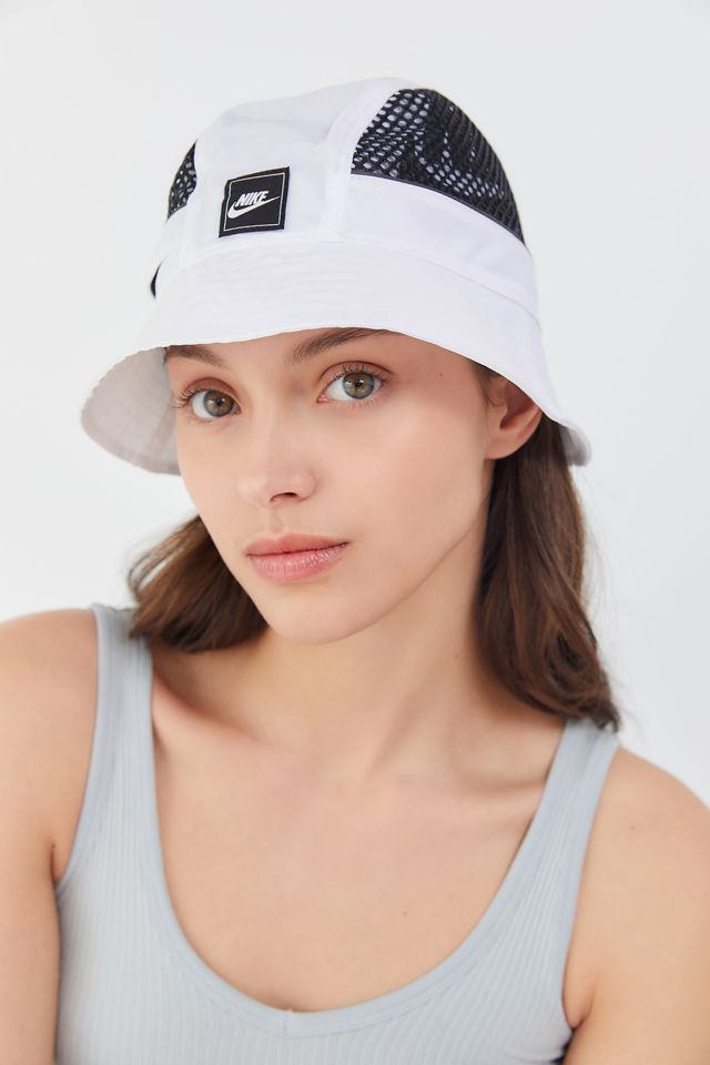 Nike Sportswear Mesh Bucket Hat | Urban Outfitters