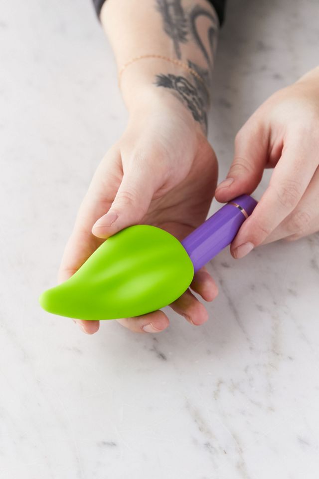 Aria Sweet Leaf Bullet Set | Urban Outfitters