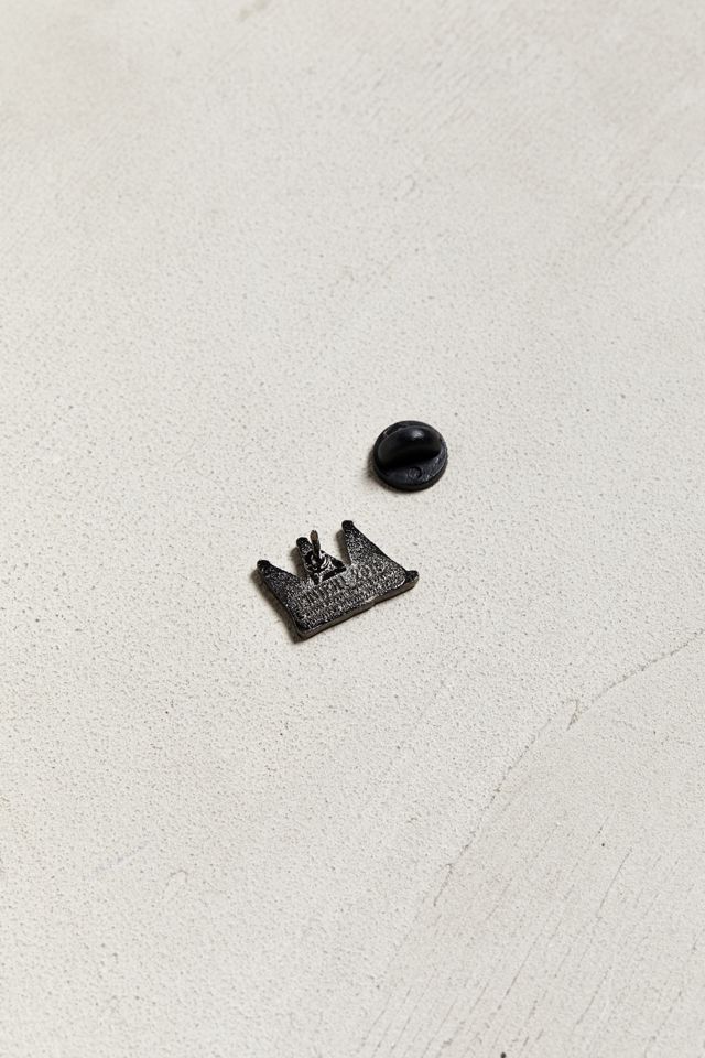 Pintrill X Basquiat Crown Pin | Urban Outfitters
