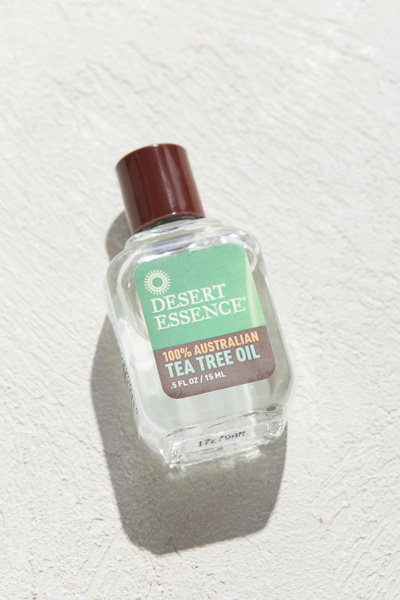 Desert Essence Australian Tea Tree Oil | Urban Outfitters