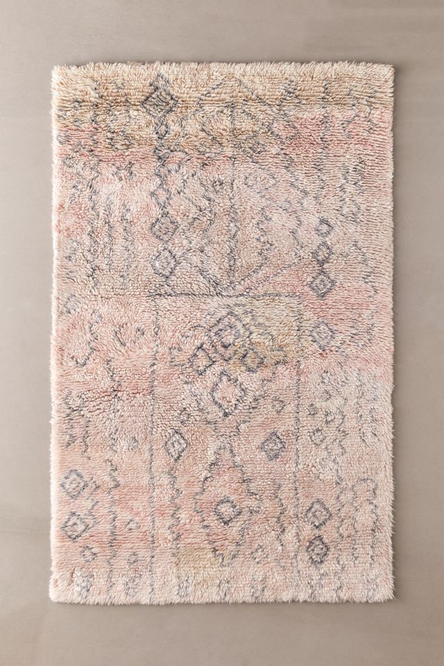 Bisbee Tufted Shag Rug | Urban Outfitters