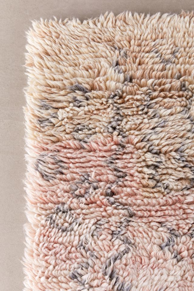 Bisbee Tufted Shag Rug | Urban Outfitters