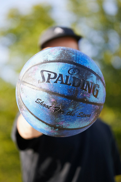 Spalding UO Exclusive Galaxy Basketball | Urban Outfitters