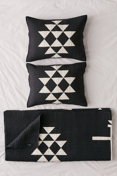 Pendleton Los Ojos Quilt + Shams Set | Urban Outfitters