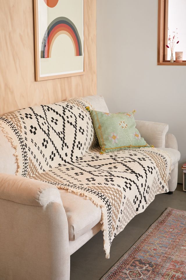 Quinn Multi-Use Tapestry | Urban Outfitters Canada