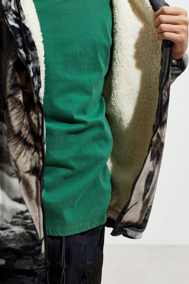 Wolf Print Full-Zip Sherpa Jacket | Urban Outfitters