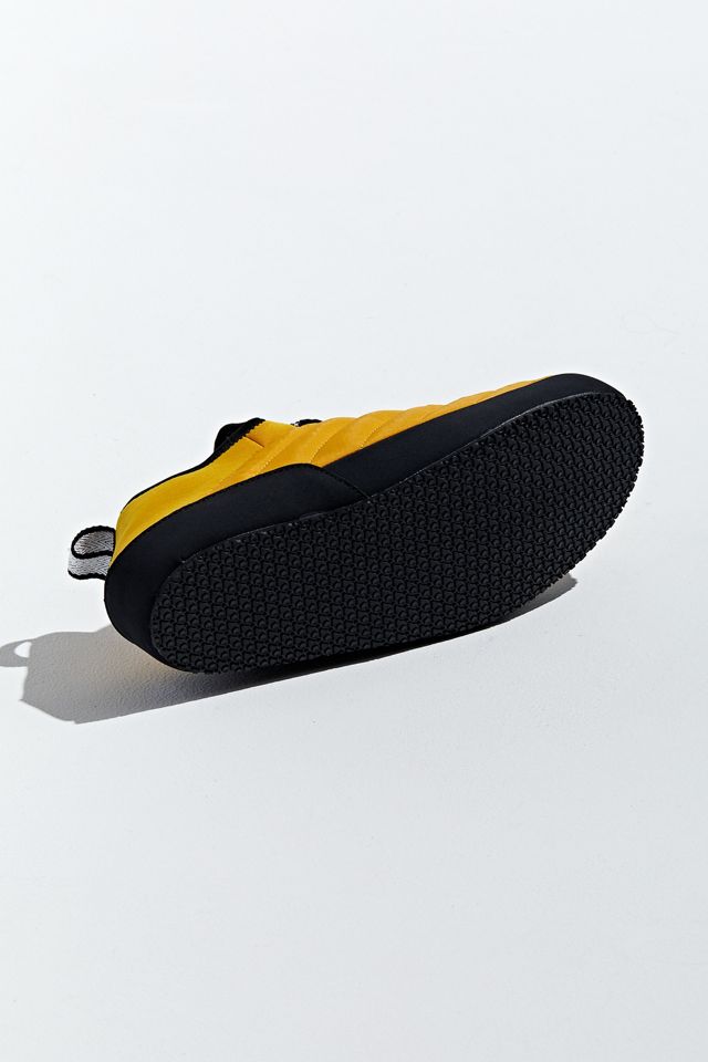 New Balance Caravan Moccasin | Urban Outfitters