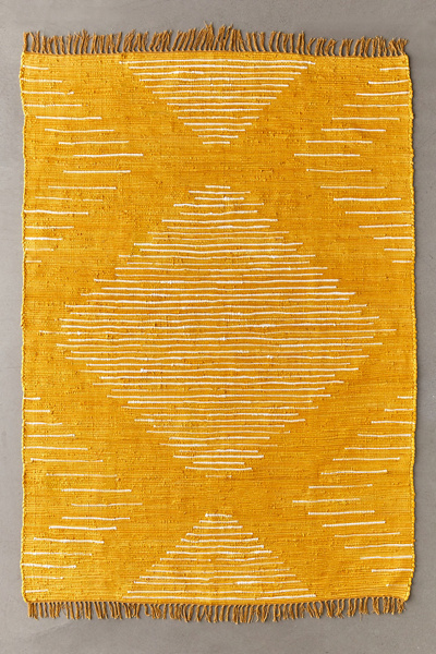 Quinn Woven Rug | Urban Outfitters